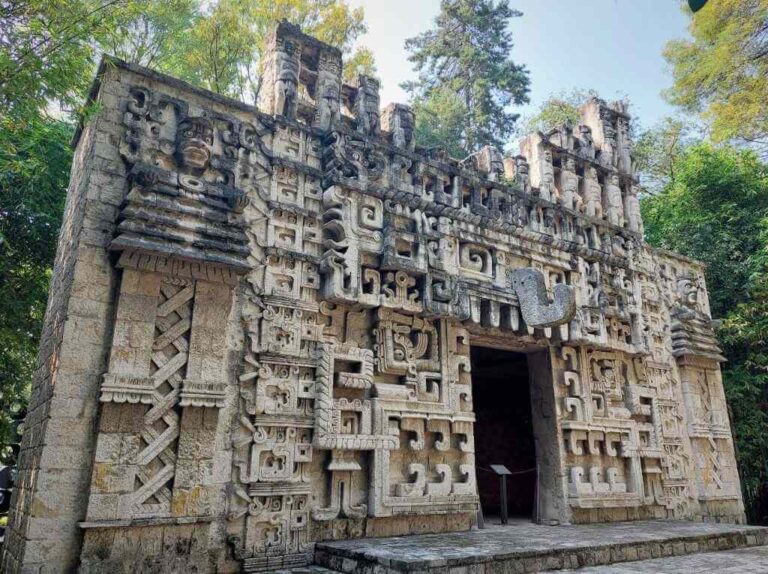 Ciudad - capitala Mexicului - Călător Povestitor